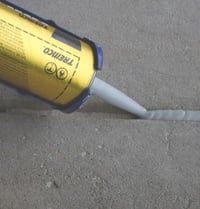The Best Caulk for Concrete Cracks and Joints | Non-sag vs. Self-leveling